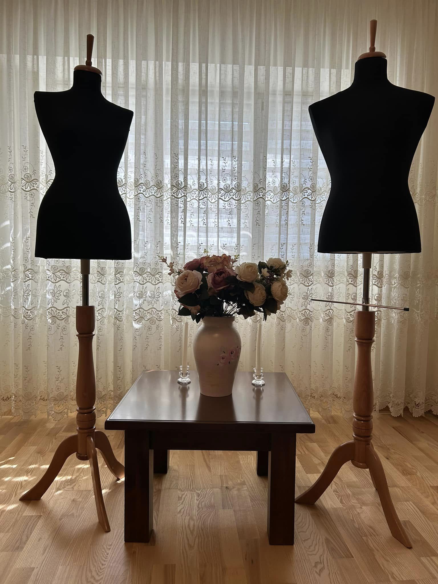 Manechine pentru Rochii de Mireasa si Costume de Mire - Cabina Foto ...